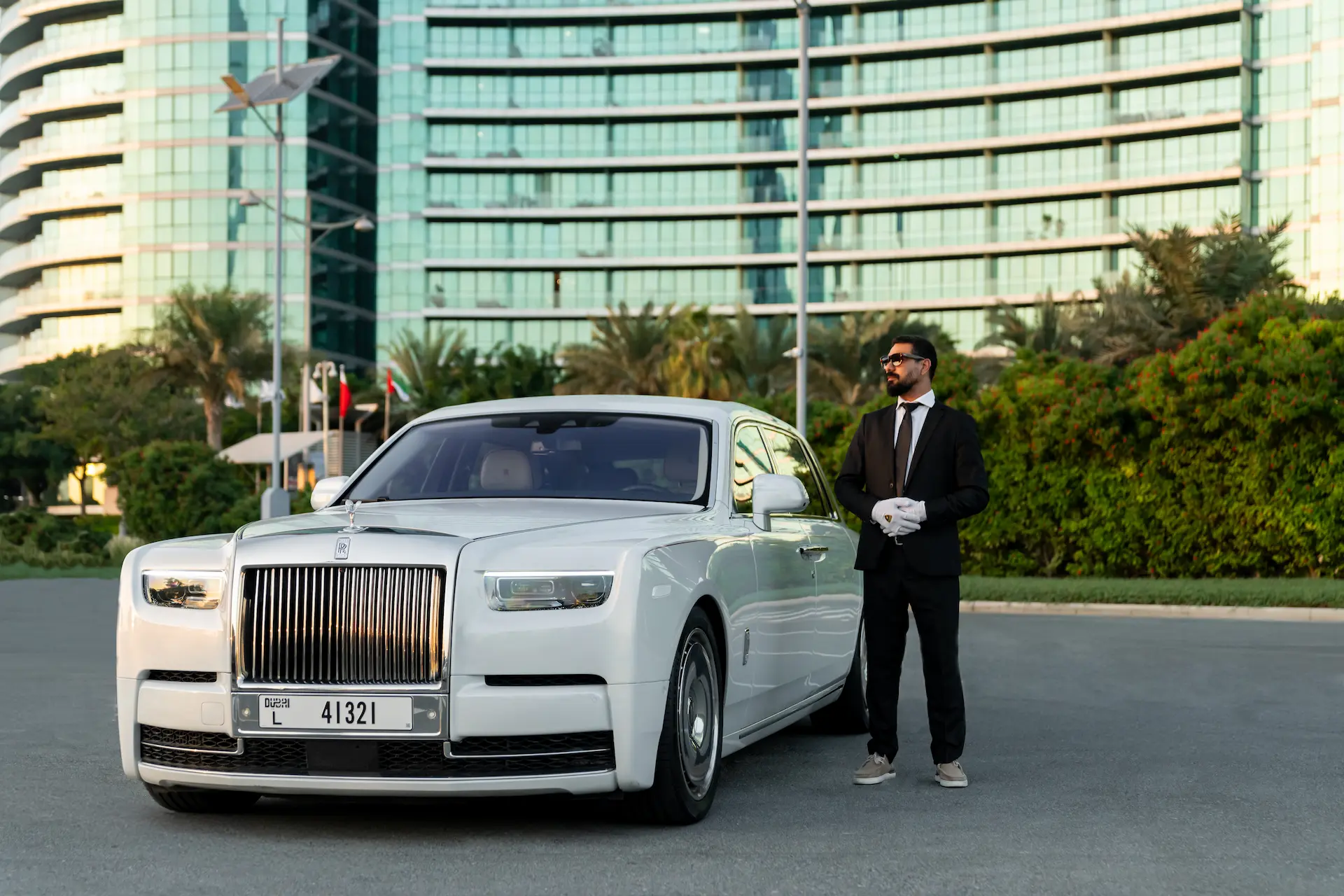 The Summit Limousine | Luxury Chauffeur Service in Dubai